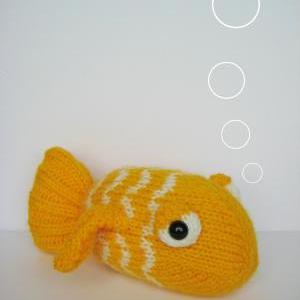 George The Goldfish Toy Knitting Pattern on Luulla