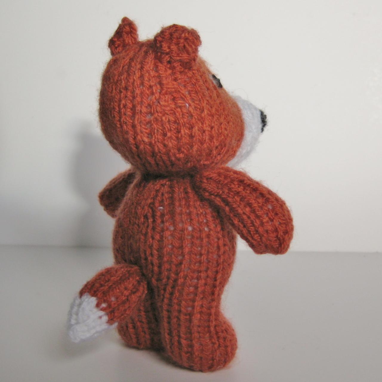 Robbie The Fox Toy Knitting Pattern on Luulla
